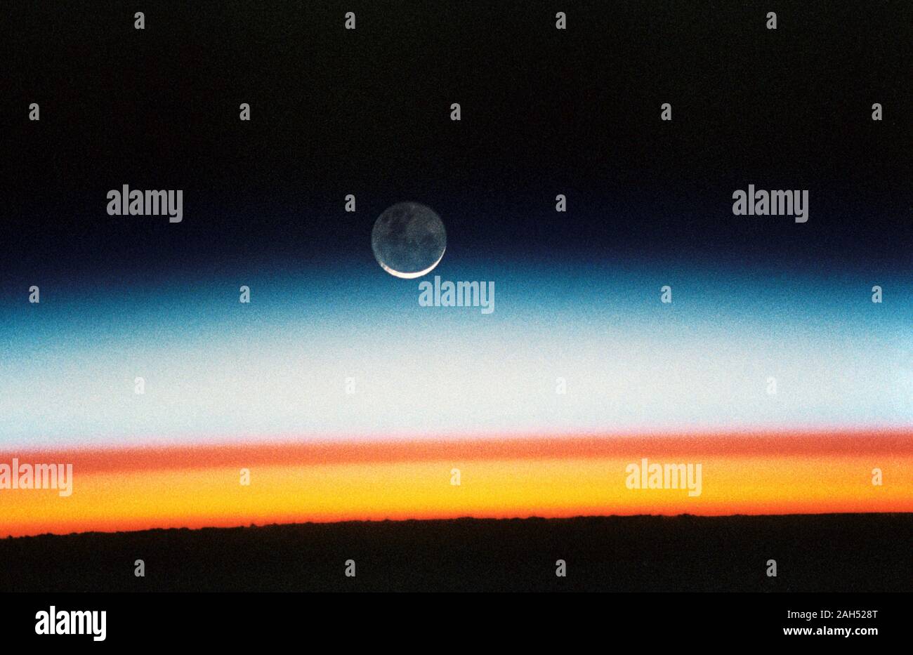 (22 Oct.-1 Nov. 1992) --- As the Space Shuttle Columbia orbited Earth ...