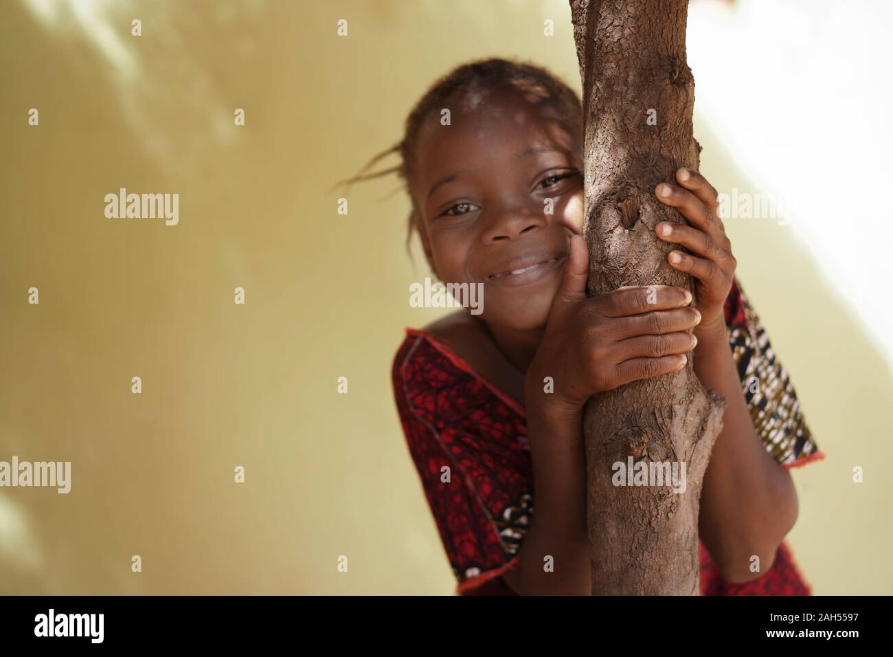 African school kids hugging each hi-res stock photography and images ...