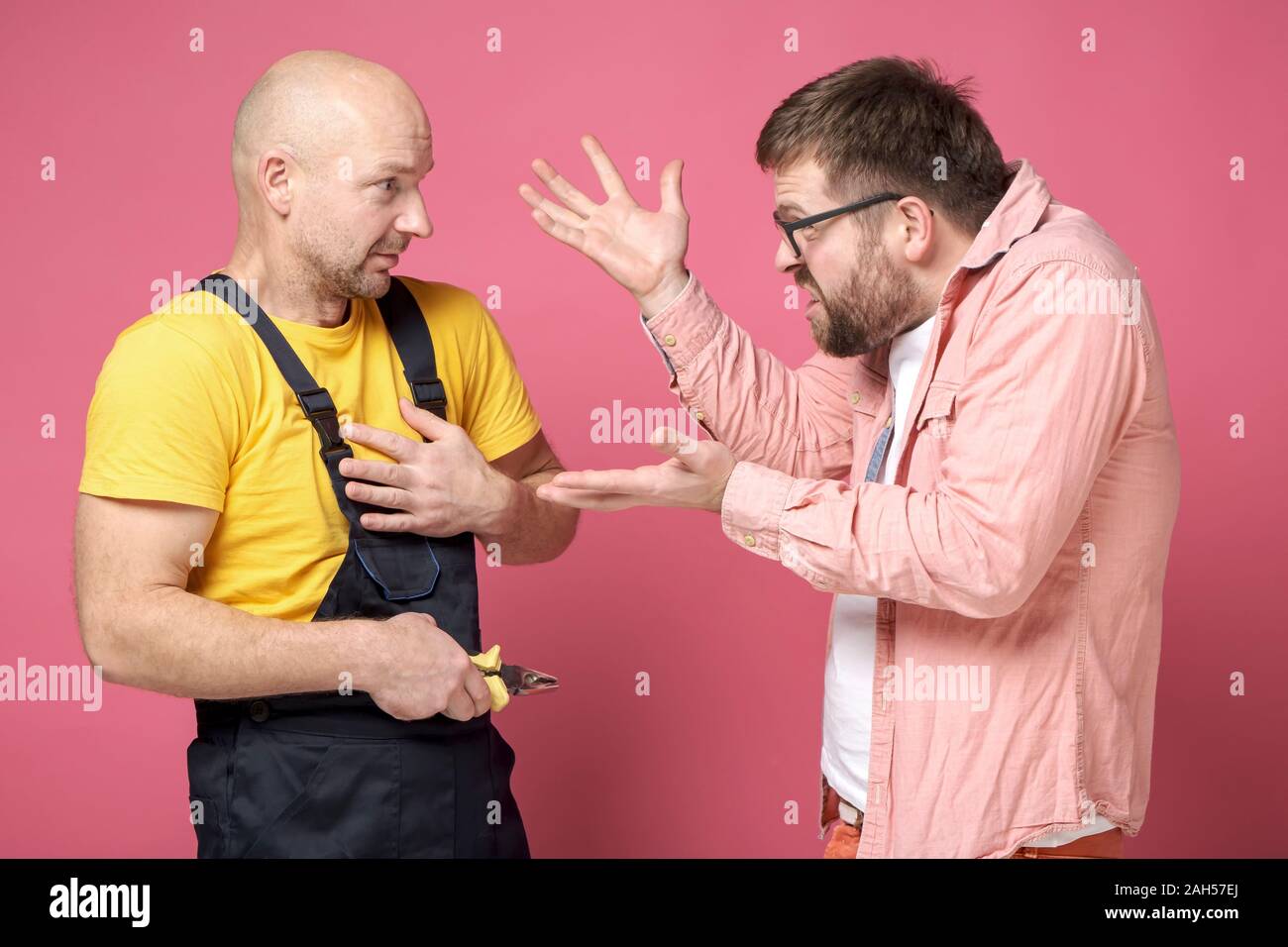 Angry customer hi-res stock photography and images - Alamy