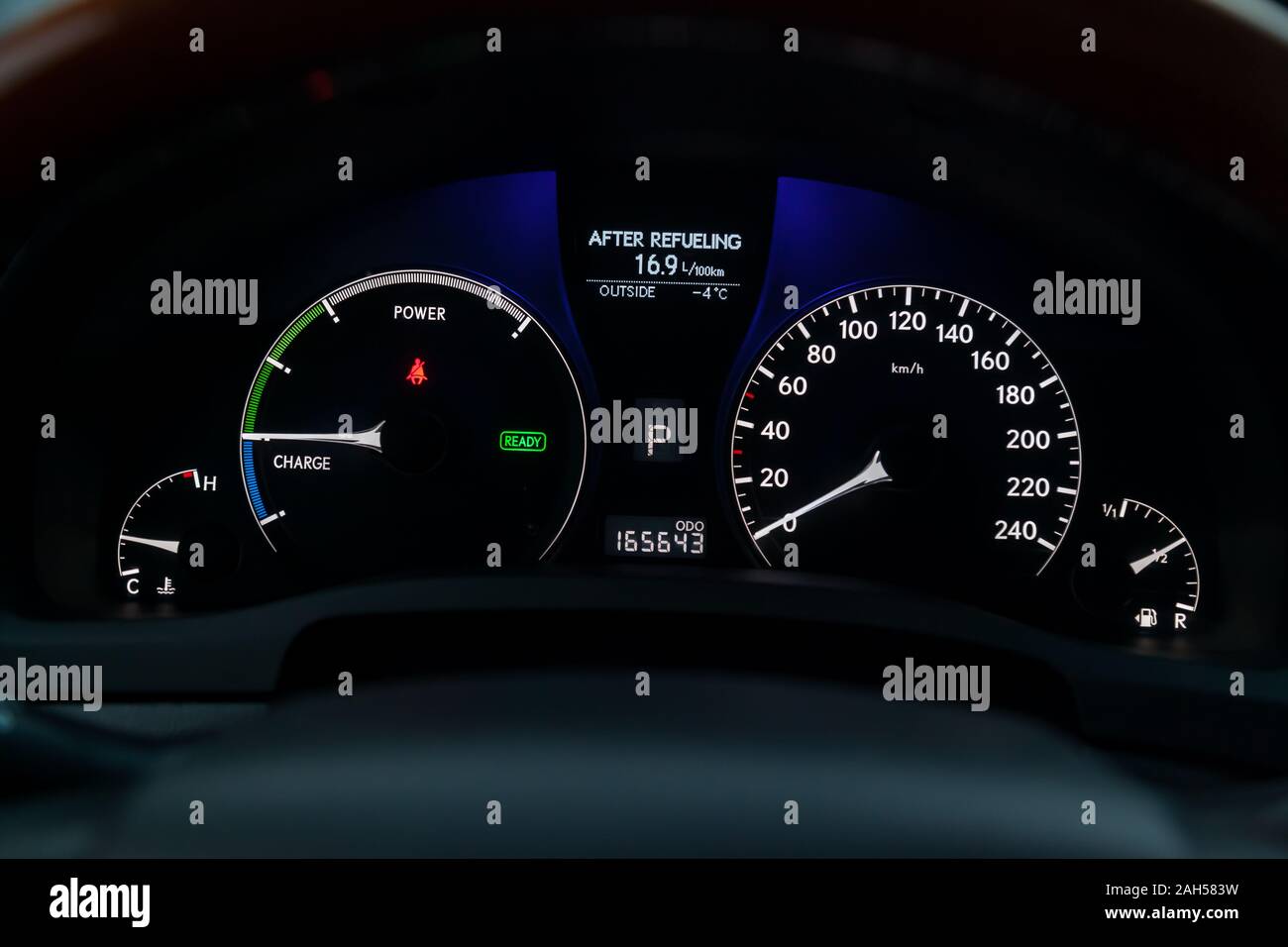 Luxury dashboard clock hi-res stock photography and images - Alamy