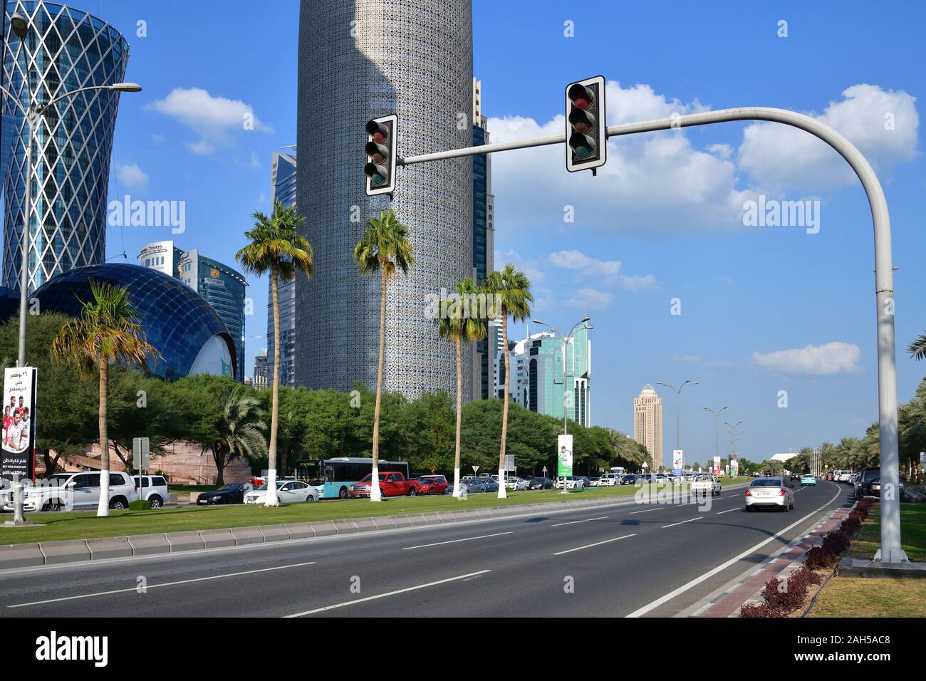 Corniche road doha hi-res stock photography and images - Alamy