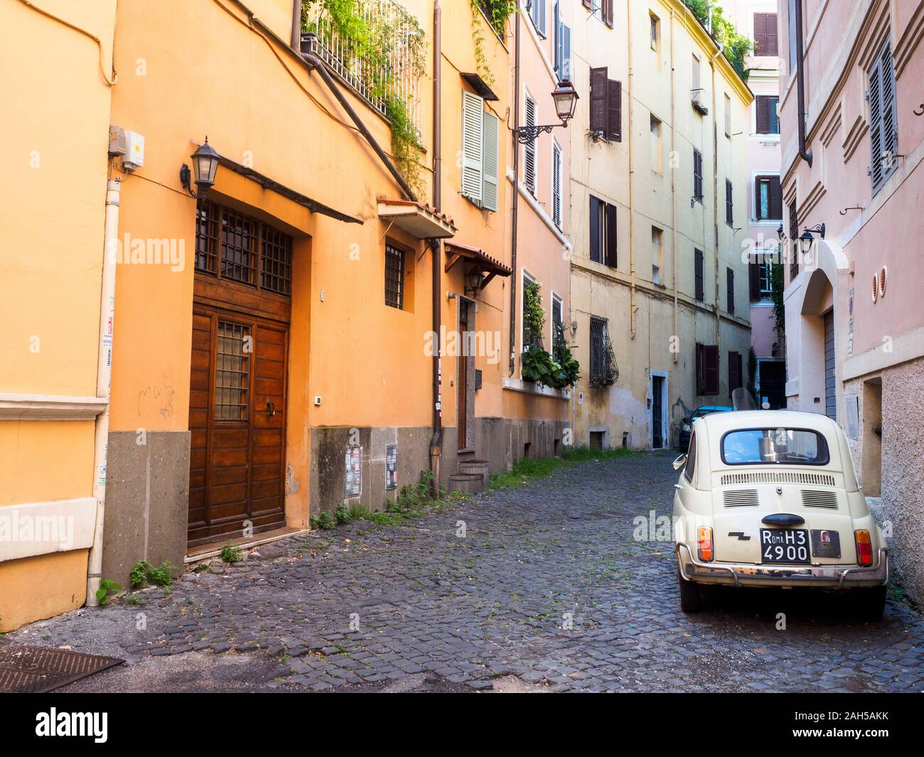 Rione monti hi-res stock photography and images - Alamy