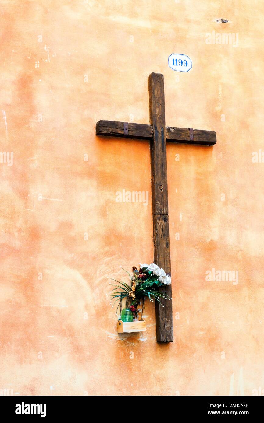 Cross on the wall hi-res stock photography and images - Alamy