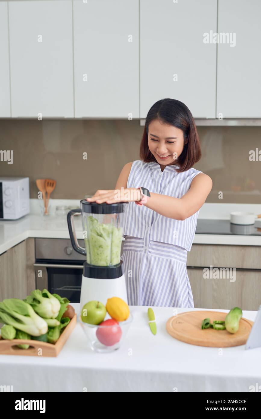 Juice machine hi-res stock photography and images - Alamy