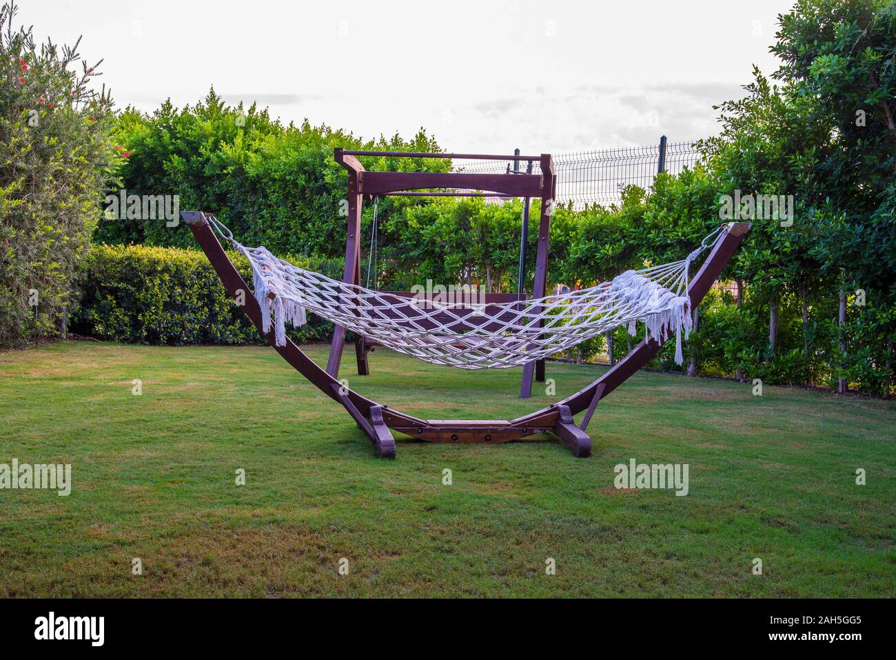 Mesh hammock hi-res stock photography and images - Alamy