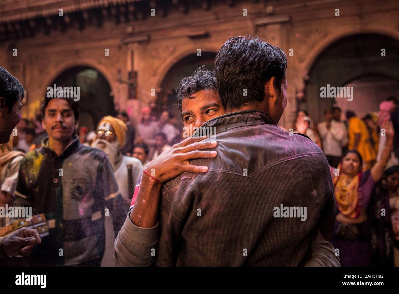 Hug asia friendship hi-res stock photography and images - Alamy