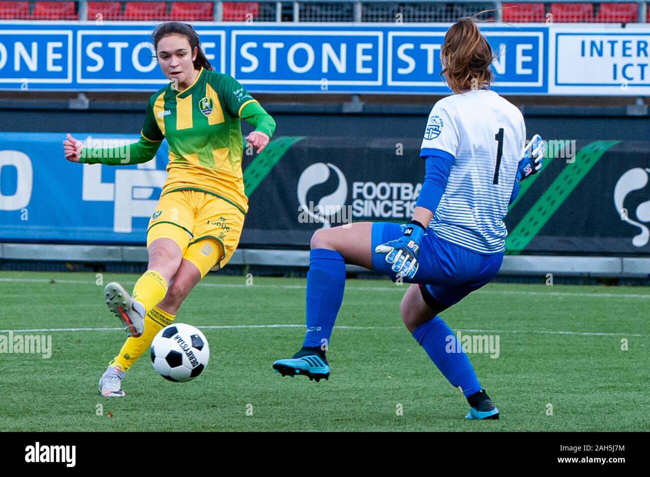 01-12-2019: Voetbal: Vrouwen Excelsior Barendrecht v ADO Den Haag ...