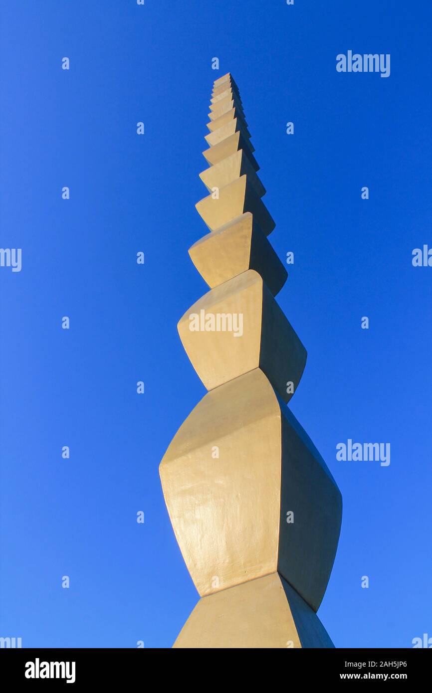 Endless column hi-res stock photography and images - Alamy