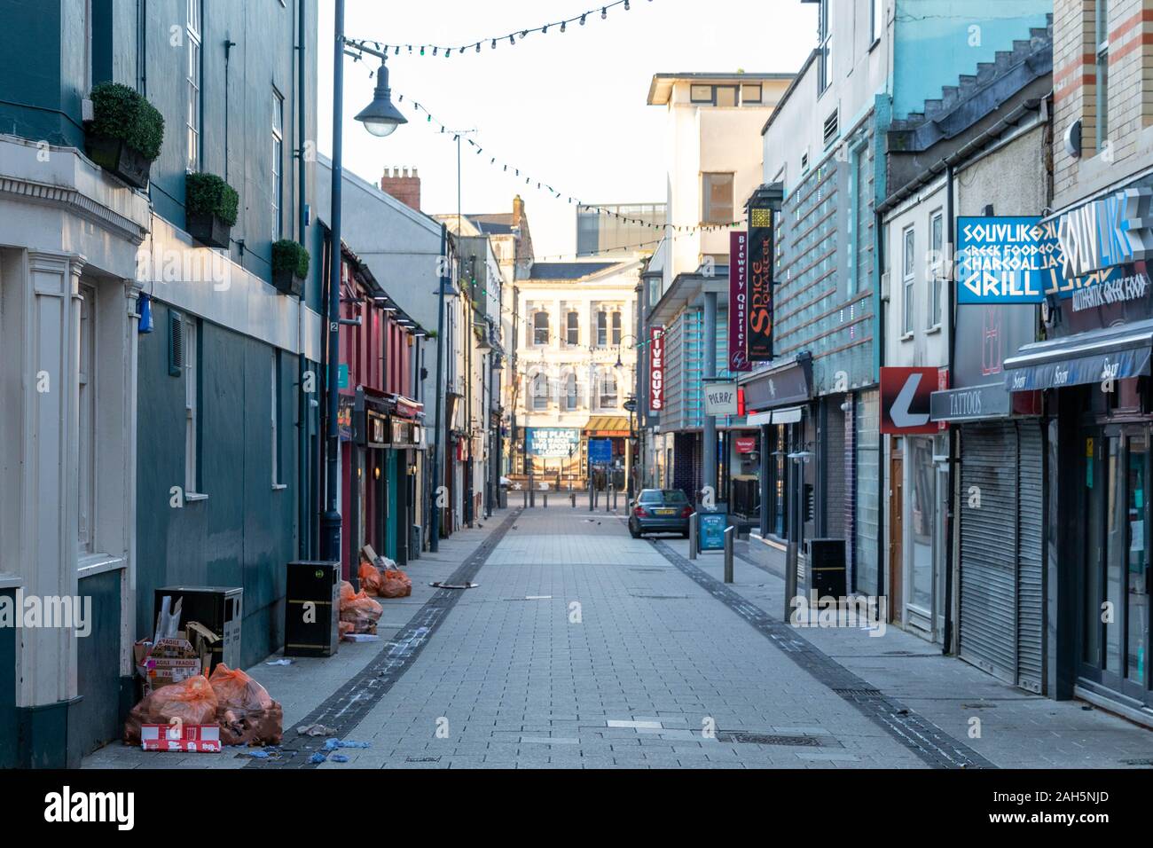 Cardiff, Wales. 25 Dec 2019. The busiest roads and streets of Cardiff ...