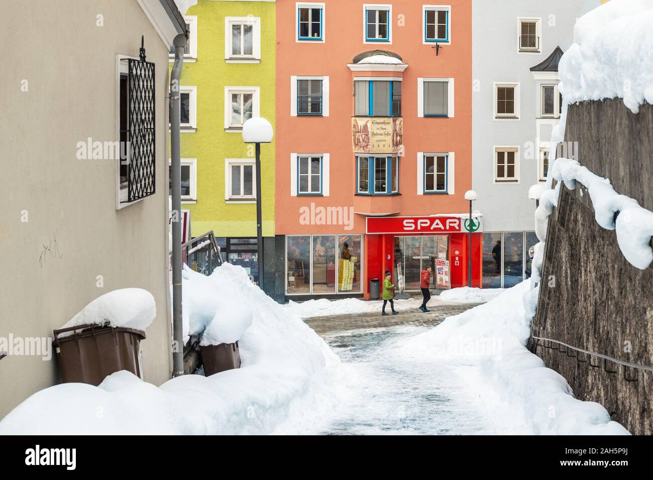 Austrian alps people market hi-res stock photography and images - Alamy