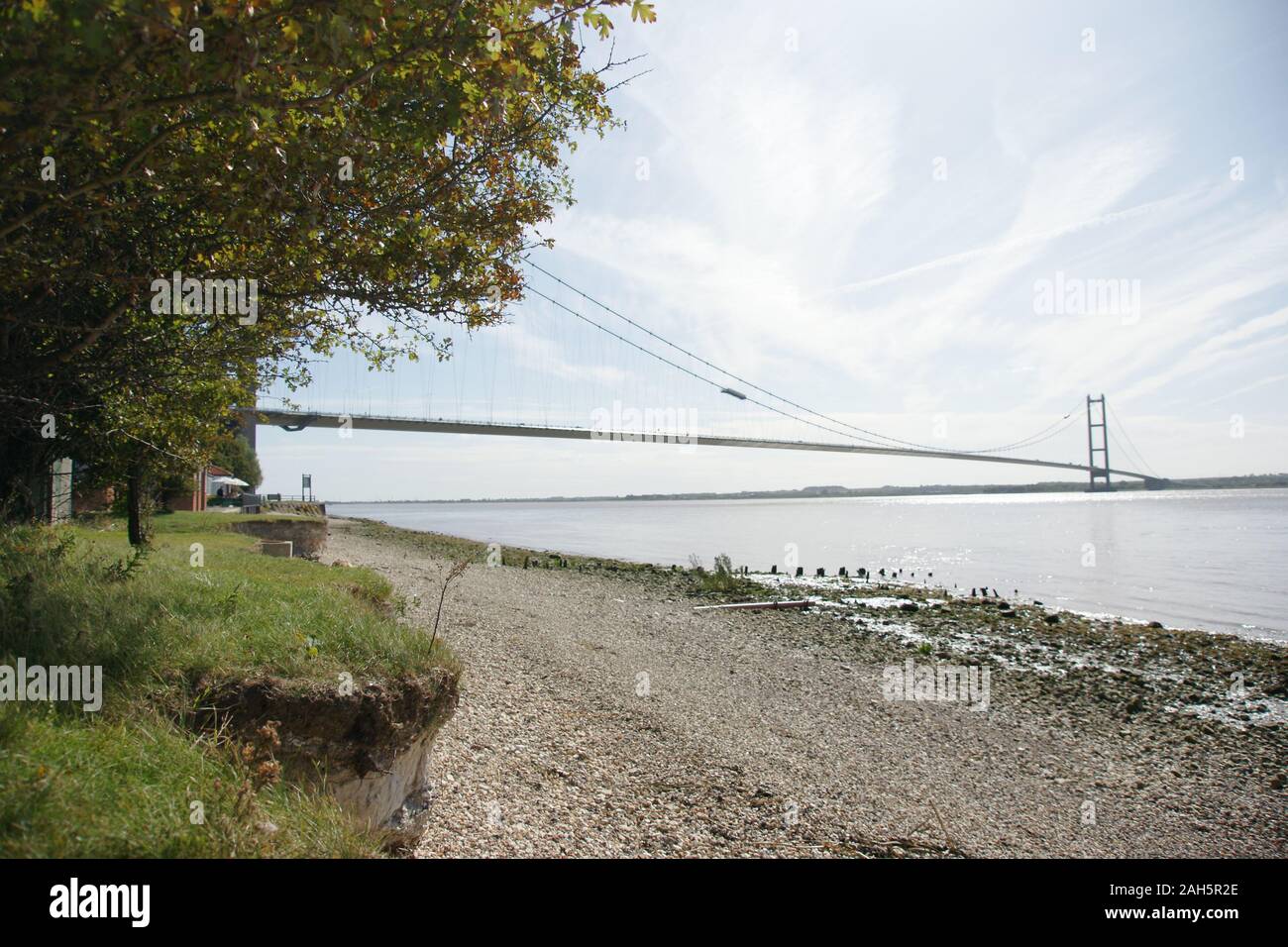 With foreshore bridge hi-res stock photography and images - Alamy