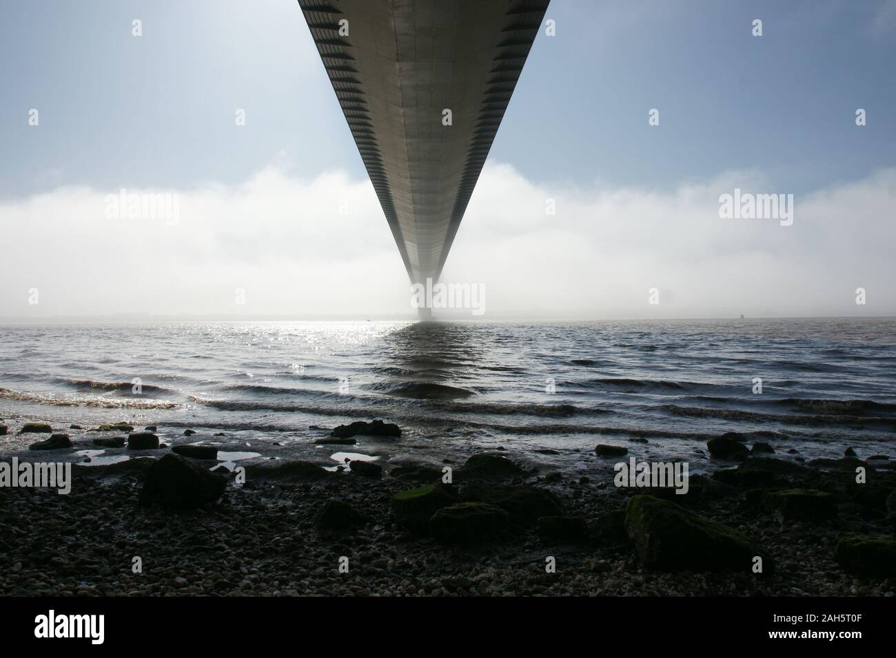 Humber bridge towers hi-res stock photography and images - Alamy