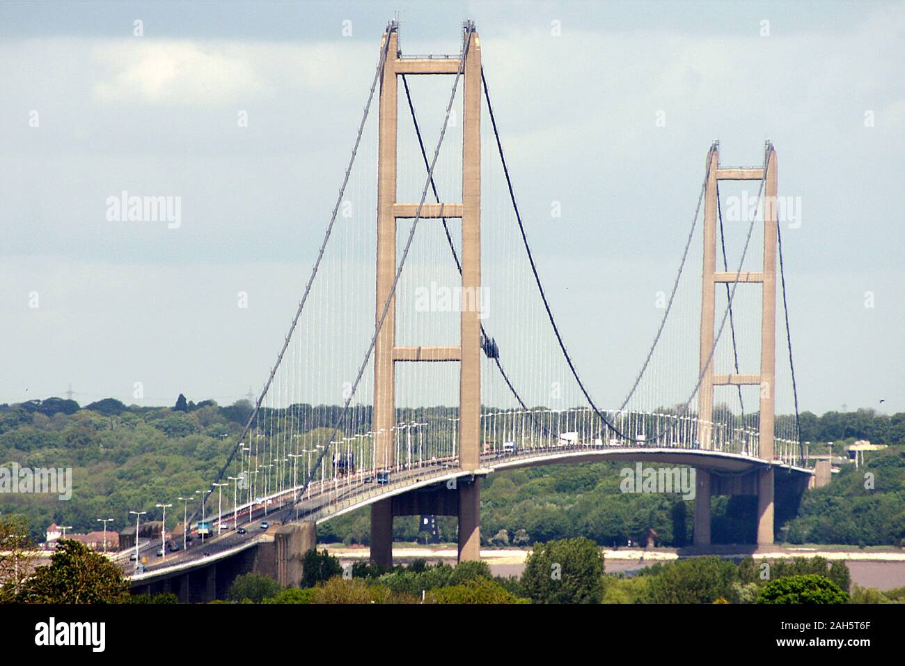 Concrete span of bridge hi-res stock photography and images - Alamy