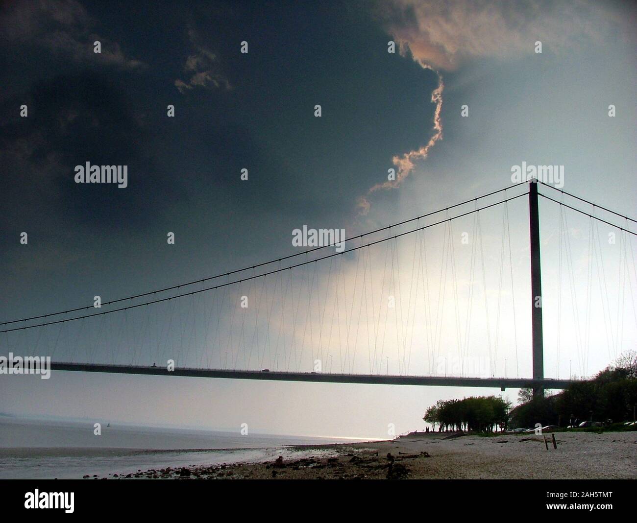 Humber bridge board hi-res stock photography and images - Alamy