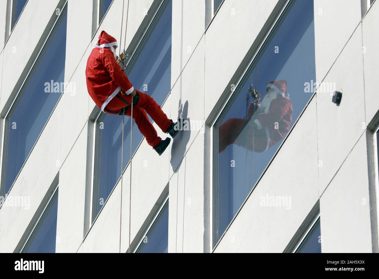 Dipen hi-res stock photography and images - Alamy