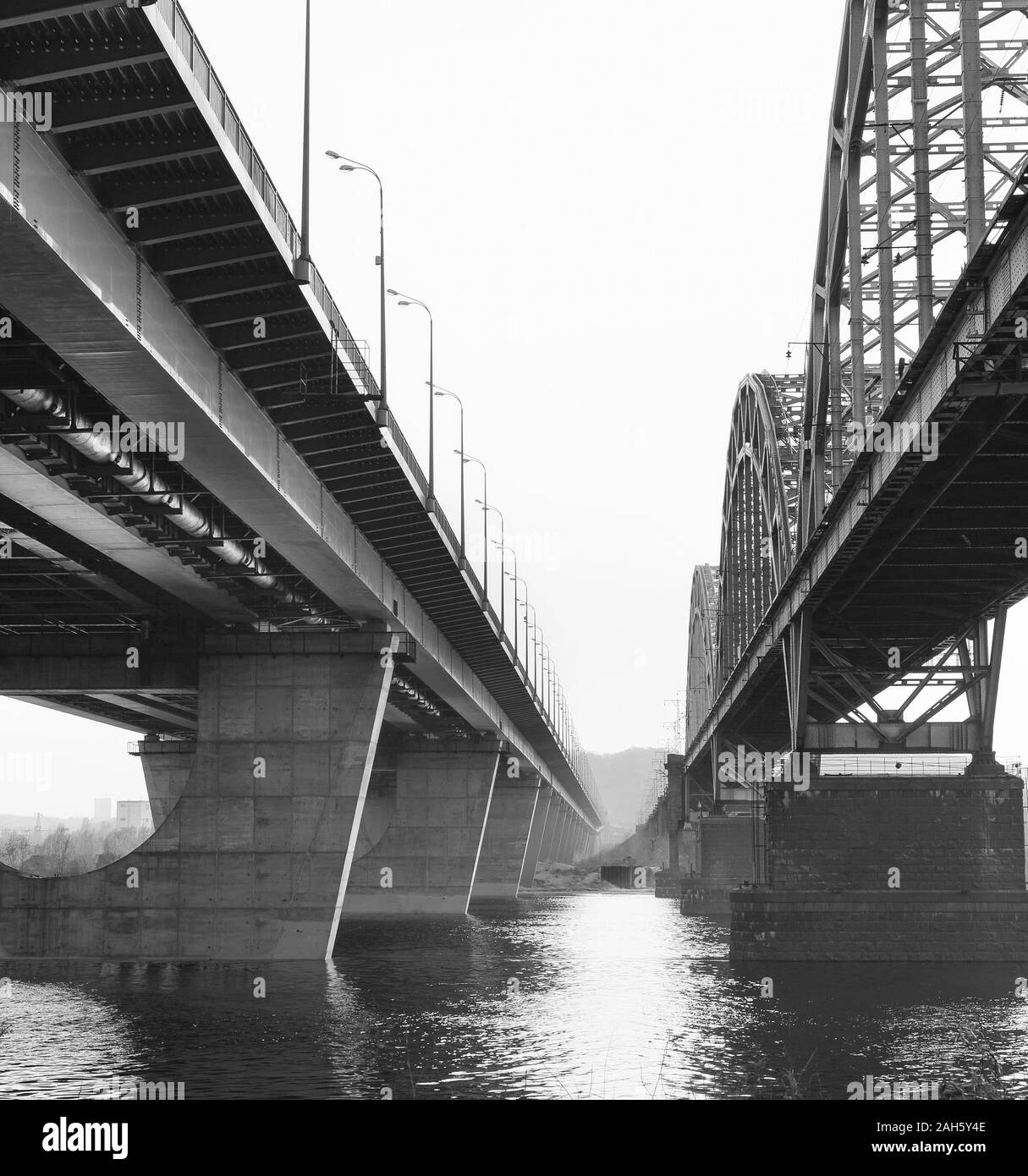 Parallel bridges hi-res stock photography and images - Alamy