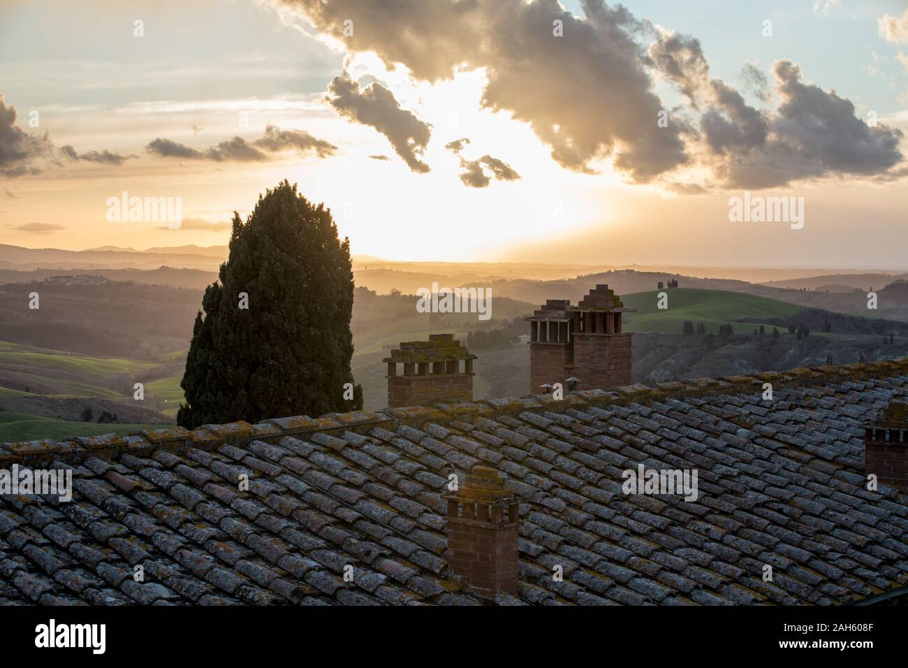 Golden Sun in the Tuscany Stock Photo - Alamy