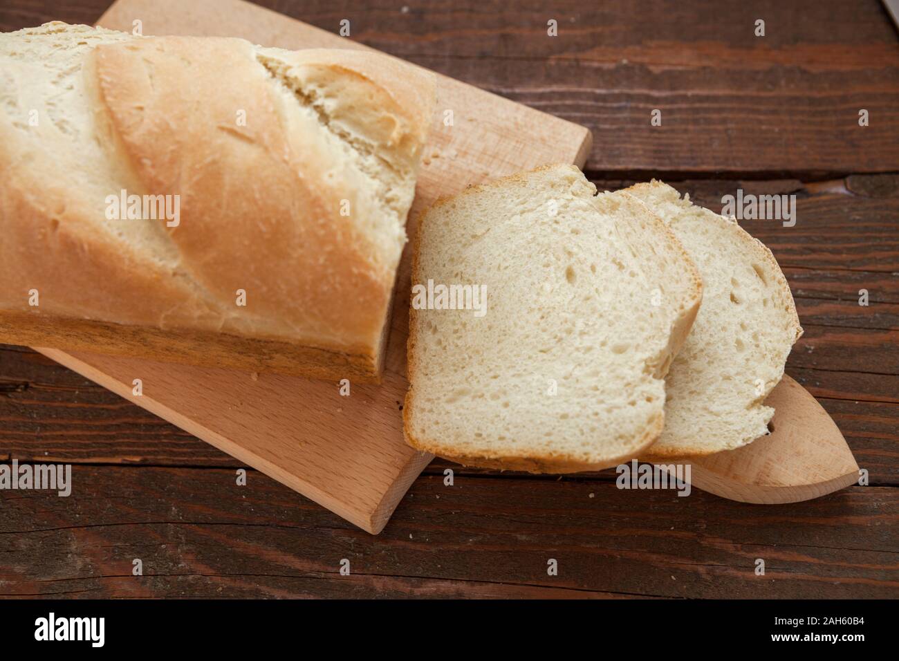 Fresh homemade white bread Stock Photo - Alamy