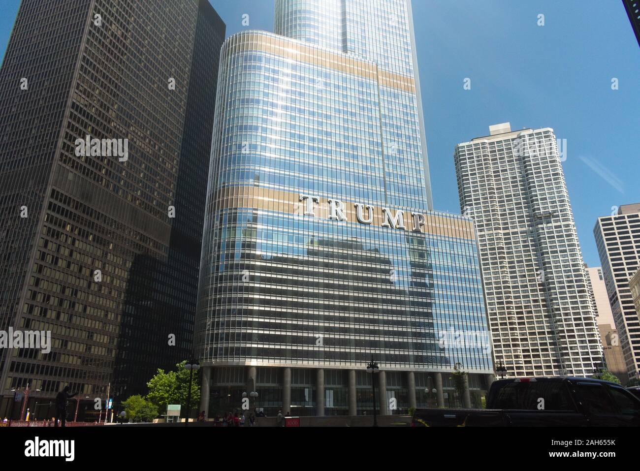 Trump tower chicago hi-res stock photography and images - Alamy