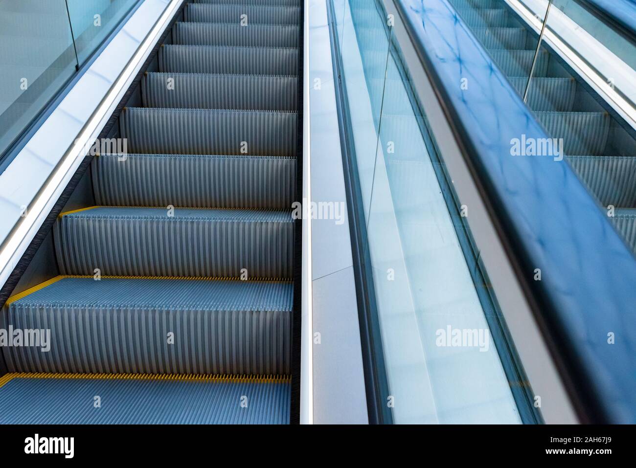 Underground shopping center roof hi-res stock photography and images - Alamy
