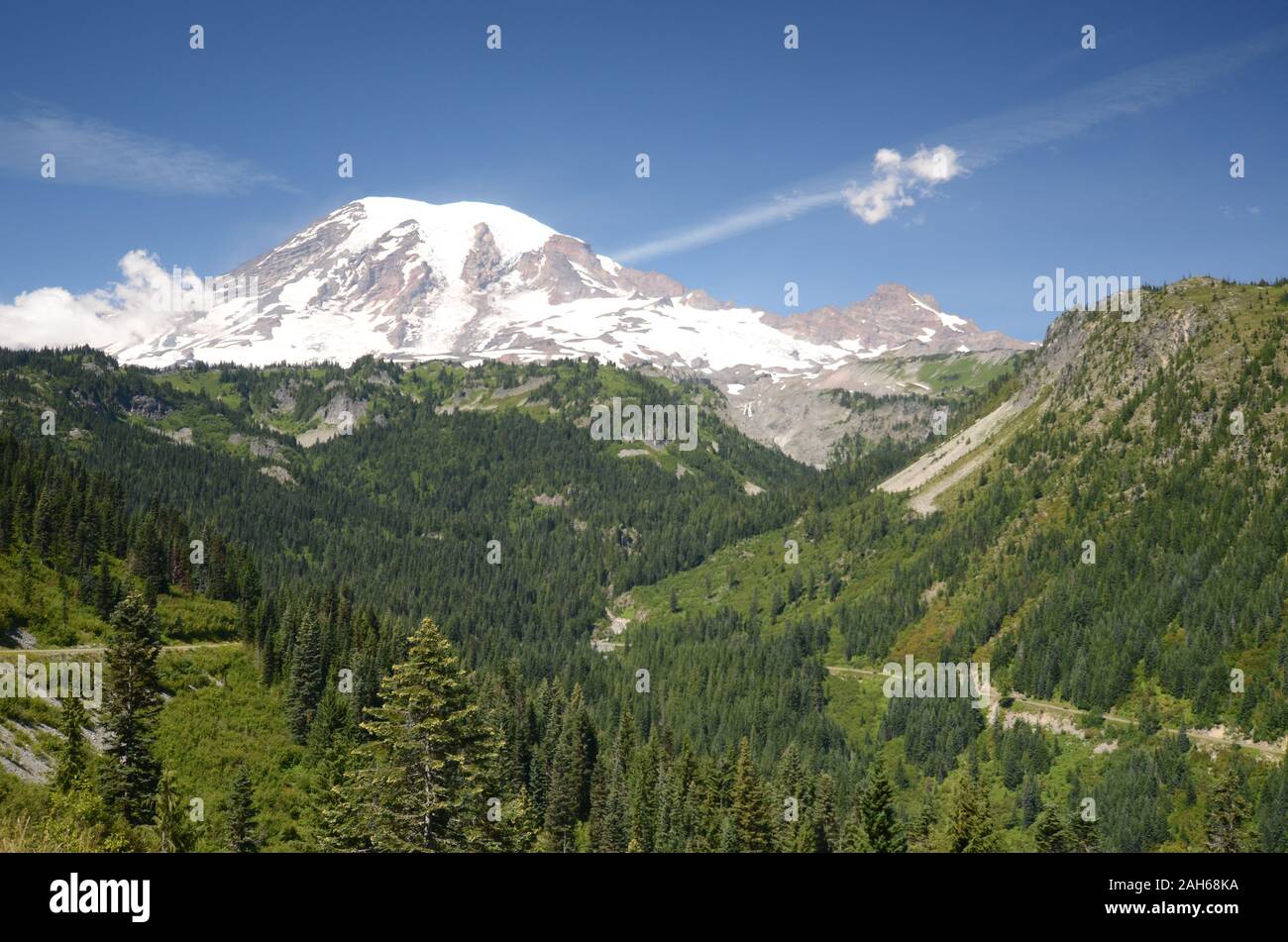 Mt rainier snow hi-res stock photography and images - Alamy