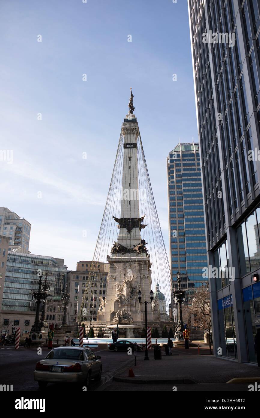 The Soldiers and Sailors Monument at Monument Circle in Indianapolis ...