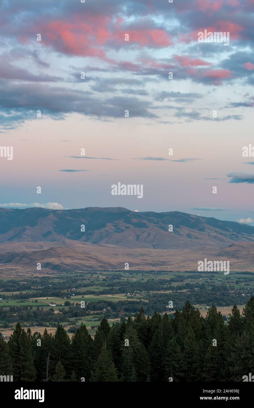 Valley eastern hi-res stock photography and images - Alamy