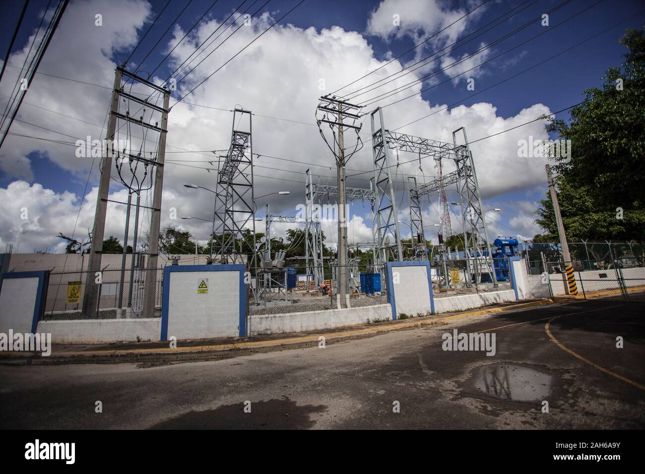Power plant in Dominican Republic Stock Photo - Alamy