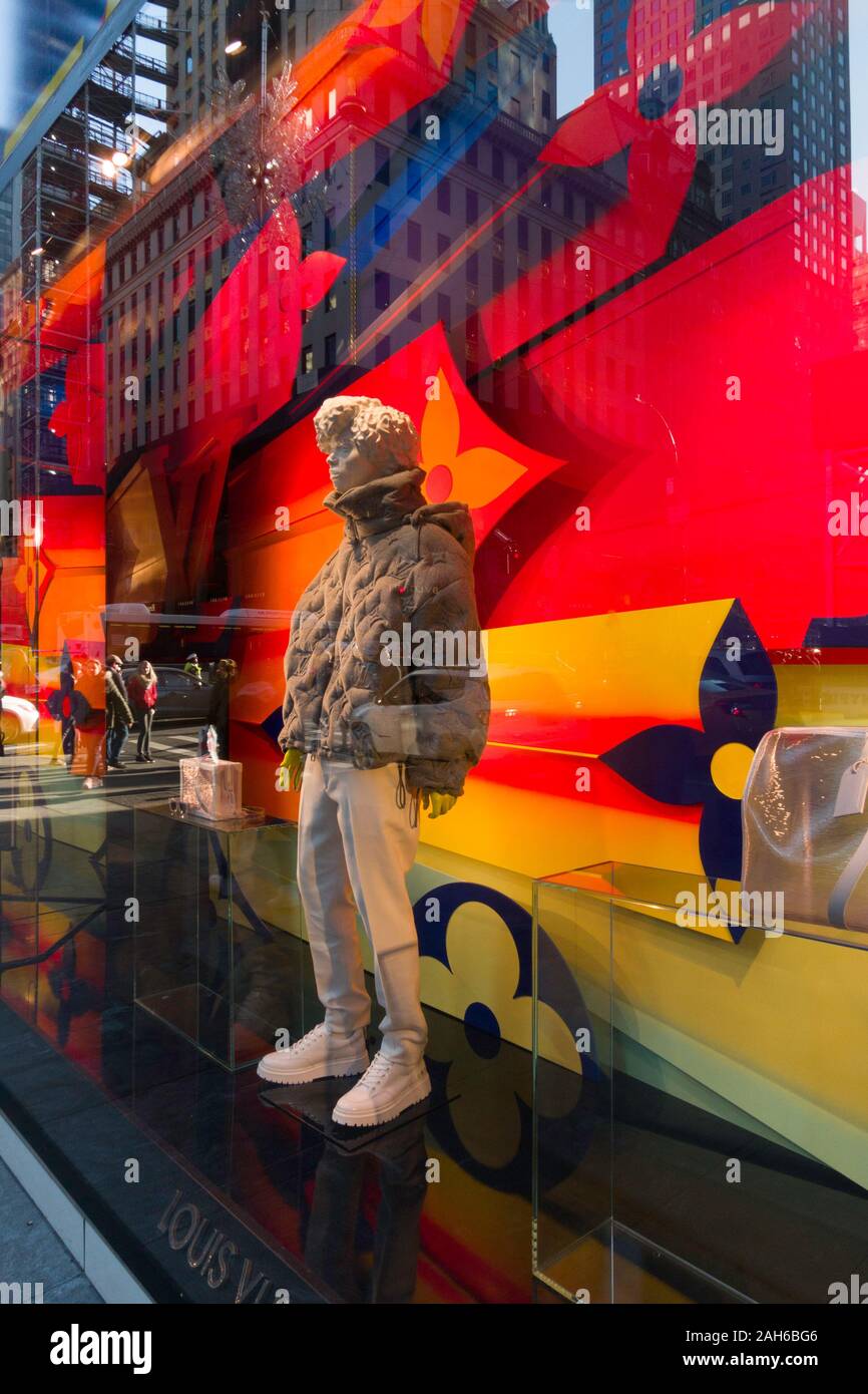 Louis Vuitton Flagship Store Window, NYC Stock Photo - Alamy