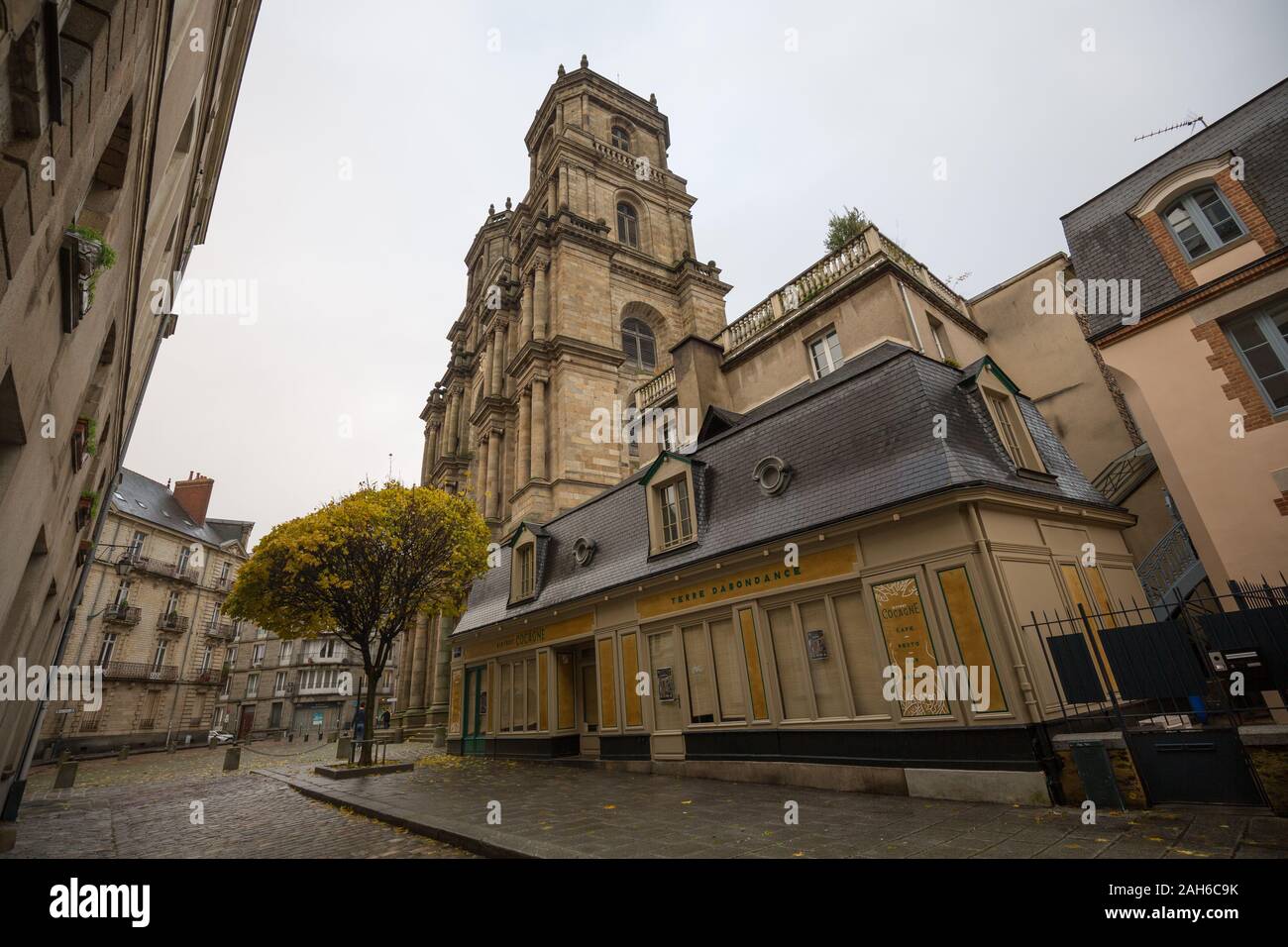 Cathedral saint pierre de rennes hi-res stock photography and images ...