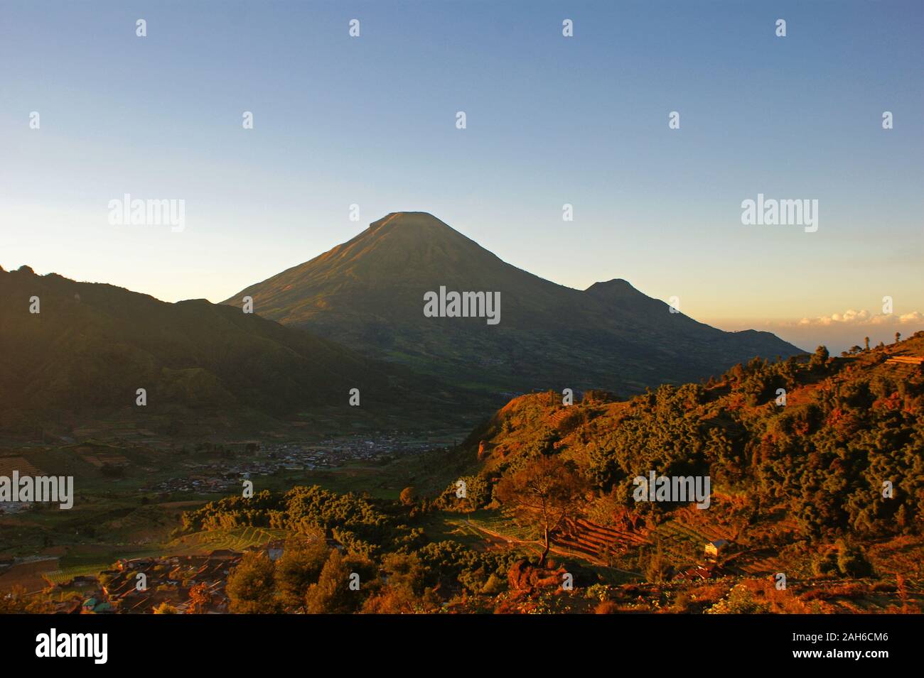 Dieng plateau of central java hi-res stock photography and images - Alamy