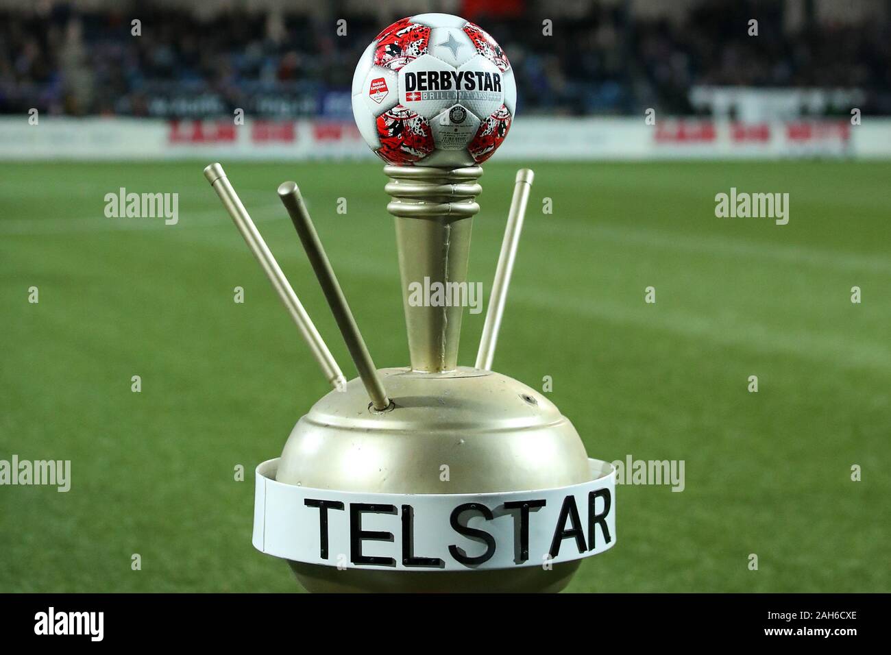 Football telstar hi-res stock photography and images - Alamy