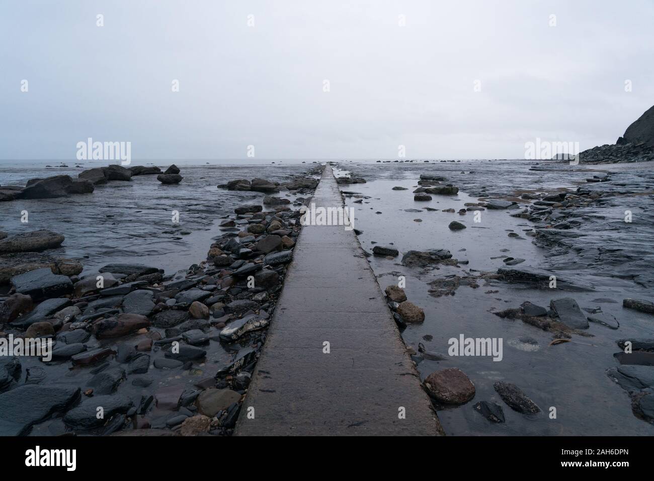 Whitby beach rock pool hi-res stock photography and images - Alamy