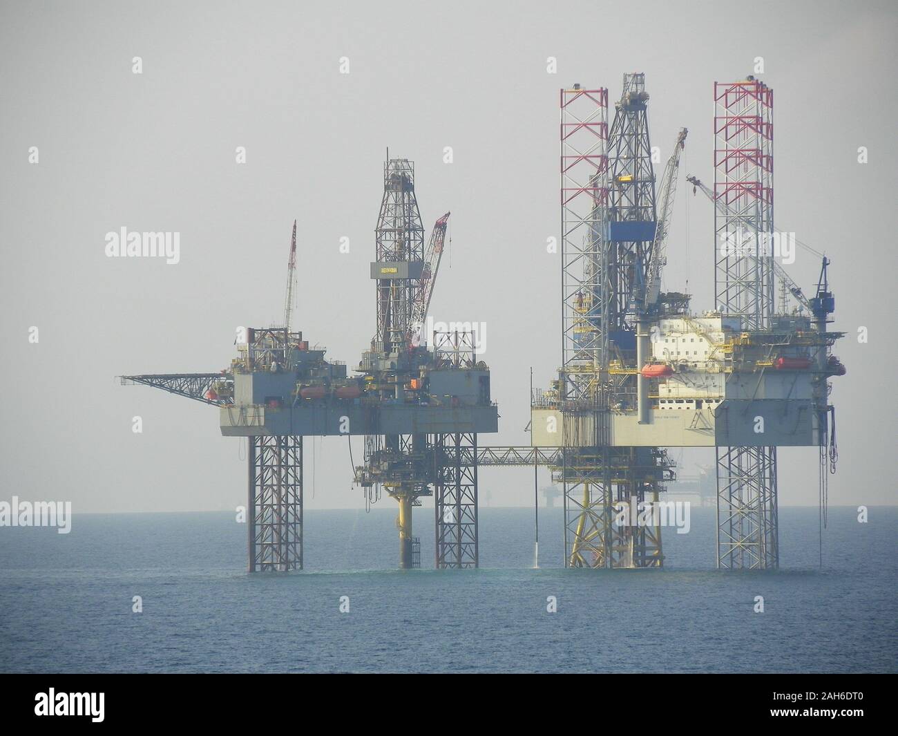 The ensco 72 drilling rig hi-res stock photography and images - Alamy