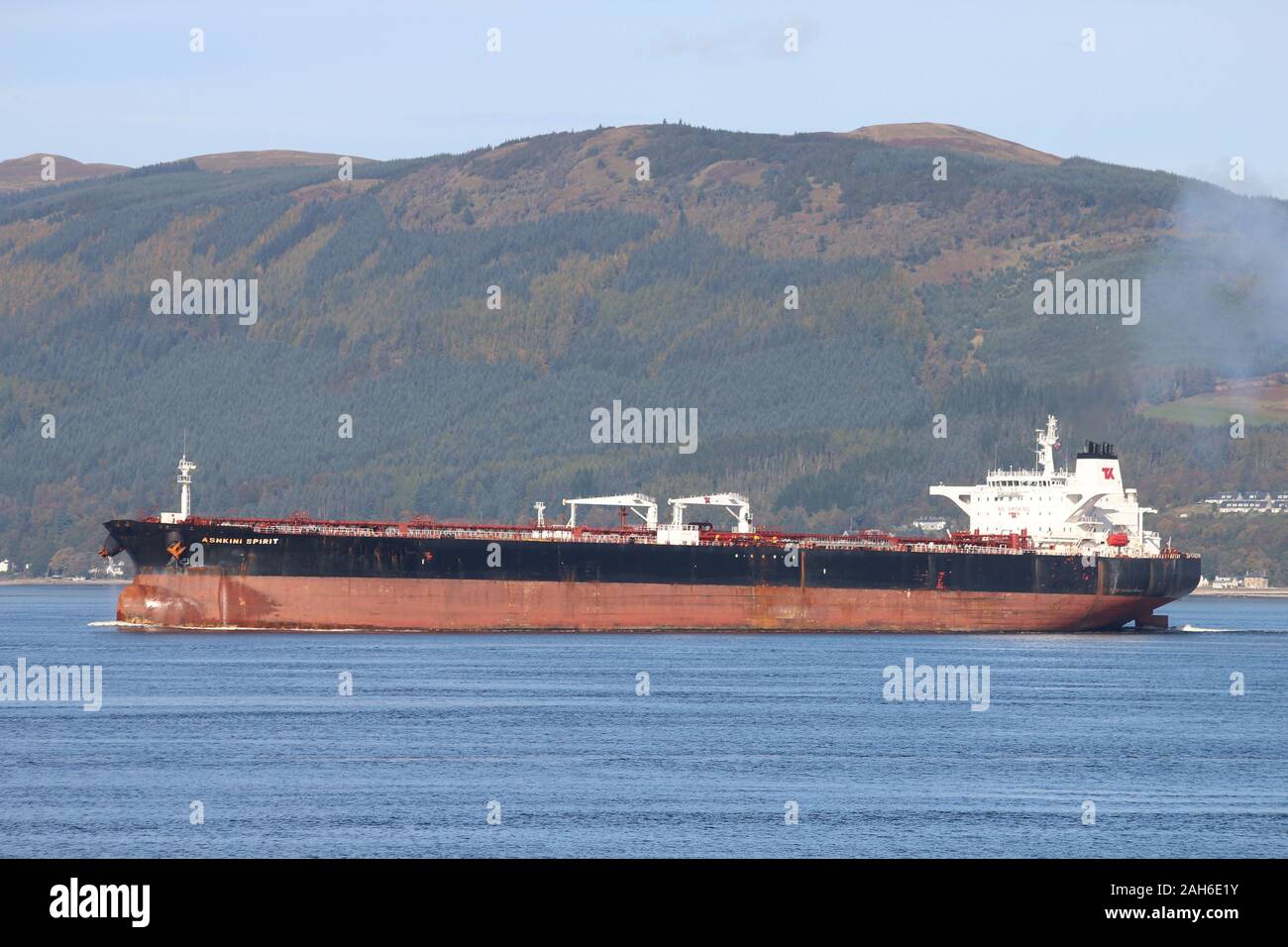 Suezmax oil tanker hi-res stock photography and images - Alamy