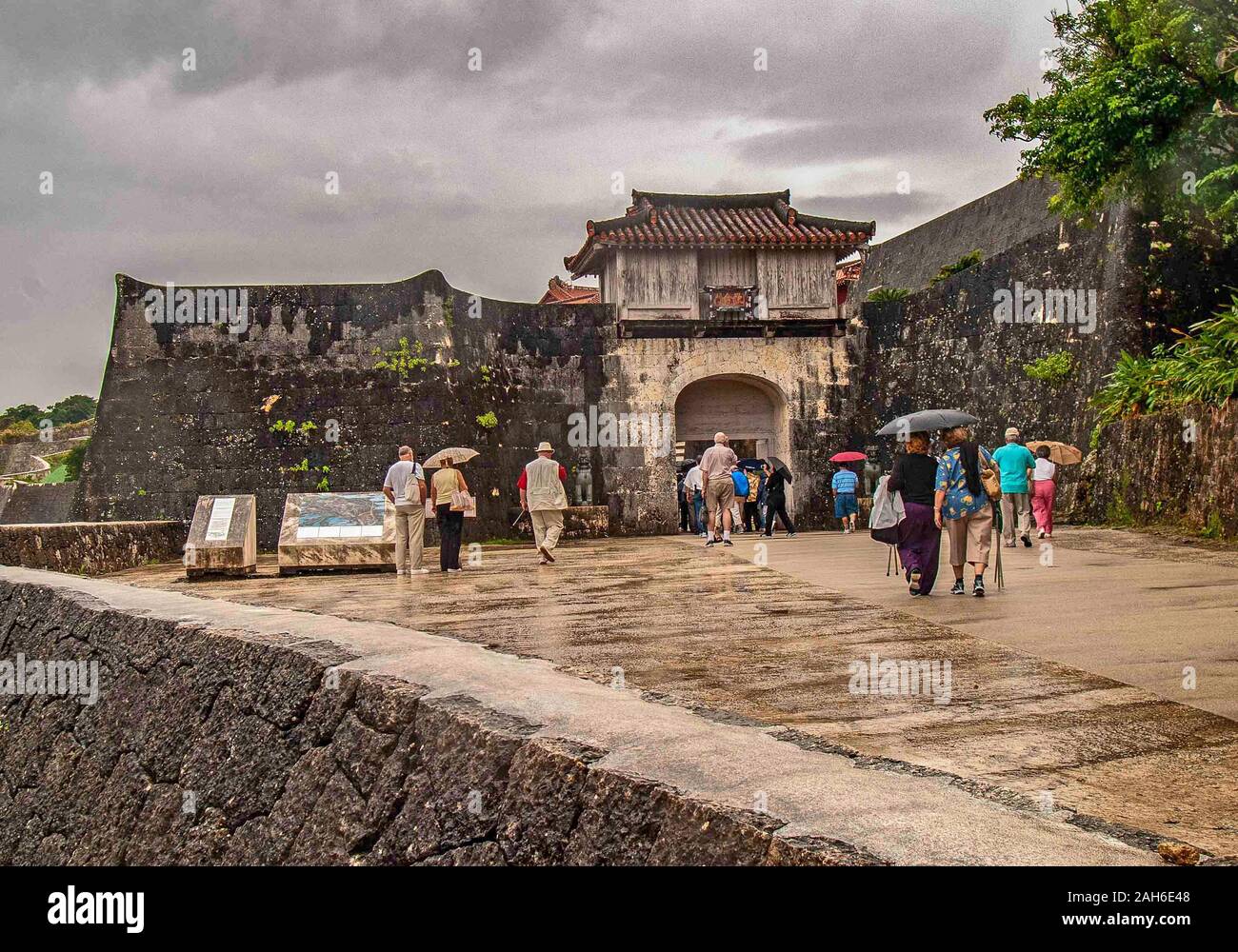 Naha, Okinawa, Ryukyu Islands. 1st Nov, 2006. Tourists enter the ...