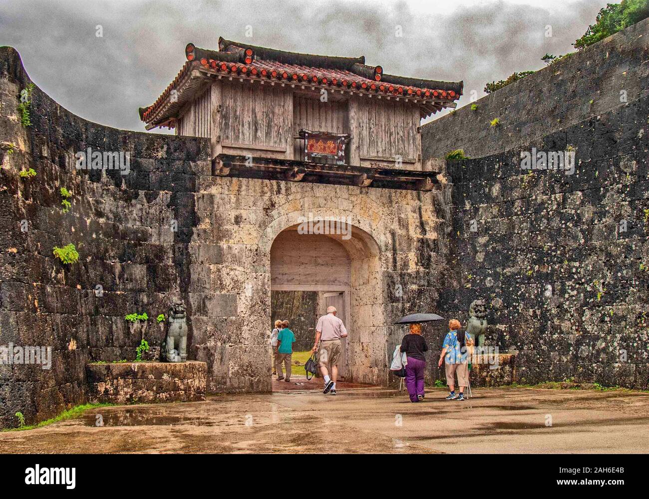 Naha, Okinawa, Ryukyu Islands. 1st Nov, 2006. Tourists enter the ...