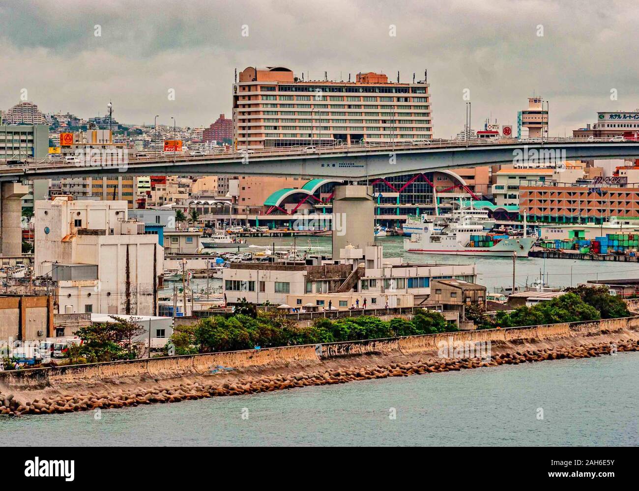 Naha, Okinawa, Ryukyu Islands. 1st Nov, 2006. The busy port of Naha ...