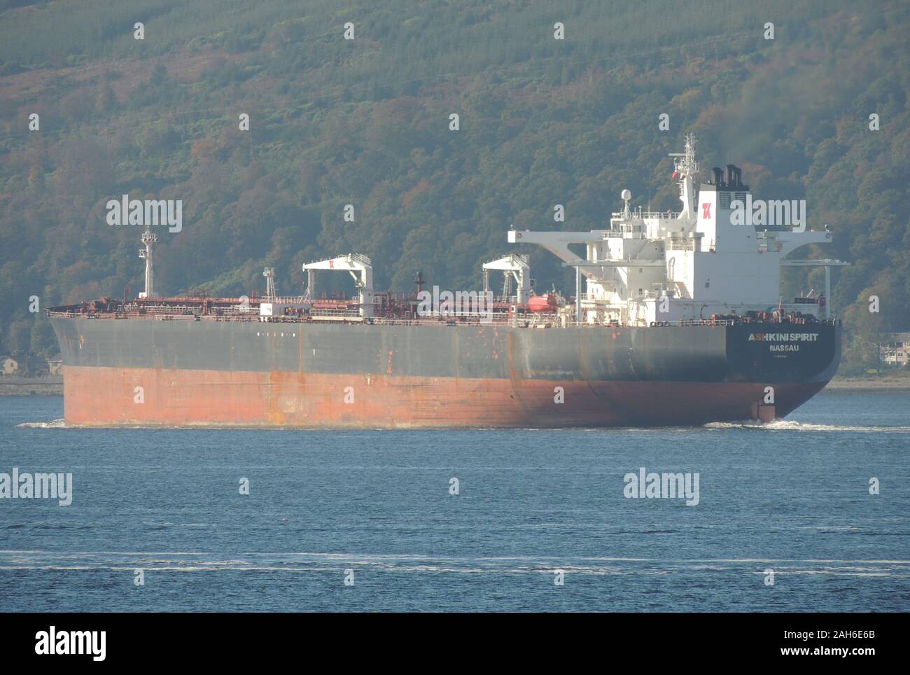 Suezmax oil tanker hi-res stock photography and images - Alamy