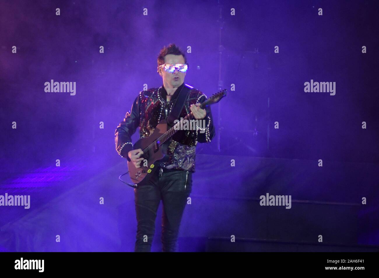 Muse lead singer matthew bellamy hi-res stock photography and images ...