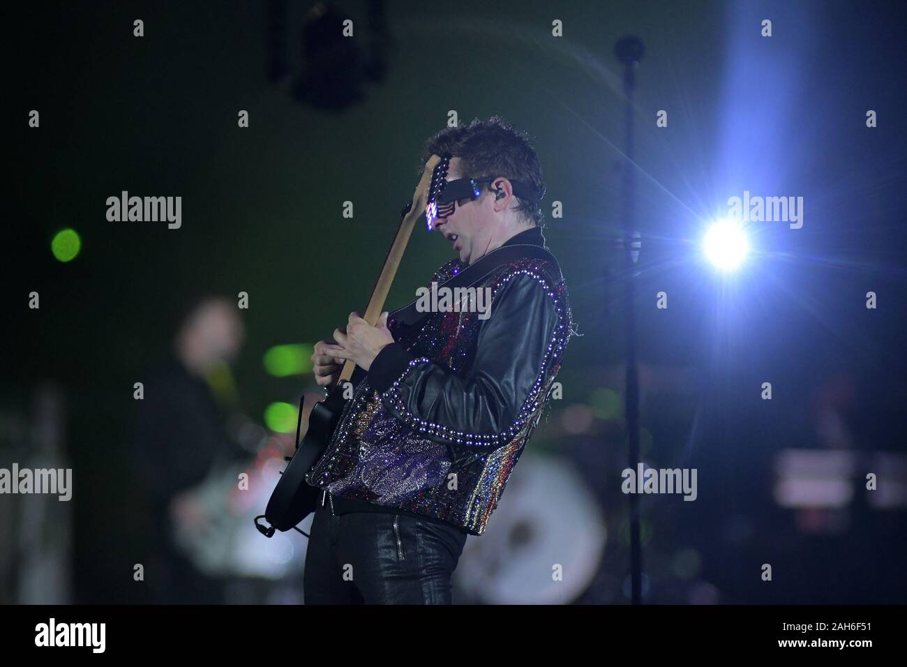 Muse lead singer matthew bellamy hi-res stock photography and images ...