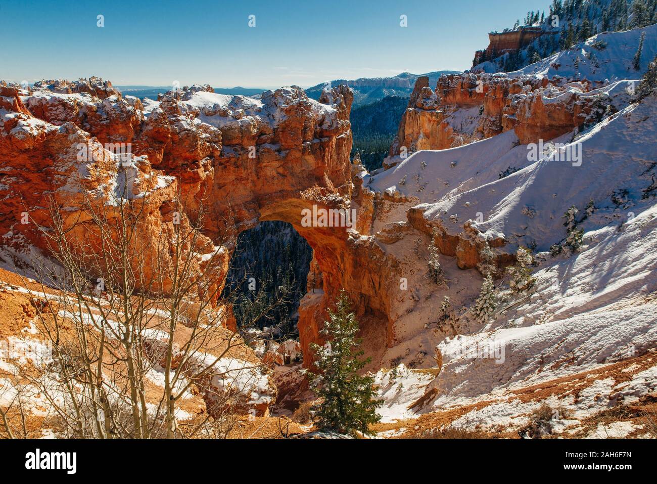 Natural Stone Bridge, Arch at Bryce Canyon with snow Stock Photo - Alamy