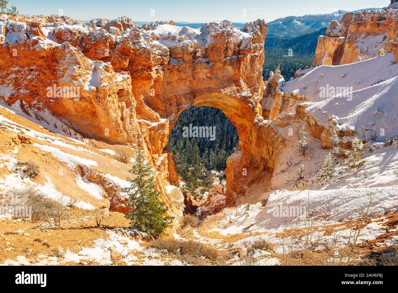 Natural Stone Bridge, Arch at Bryce Canyon with snow Stock Photo - Alamy
