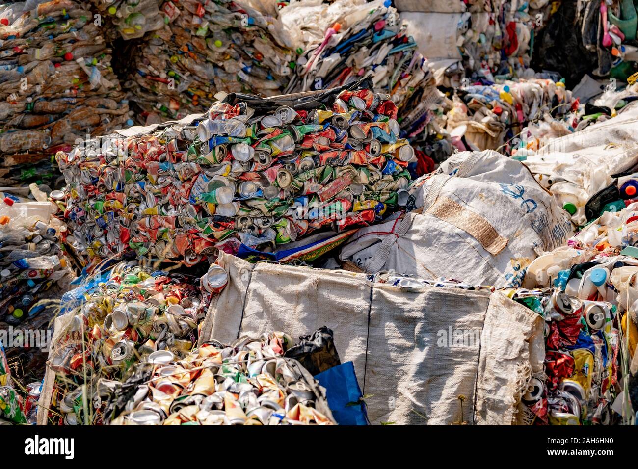 Squashed tin can hi-res stock photography and images - Alamy