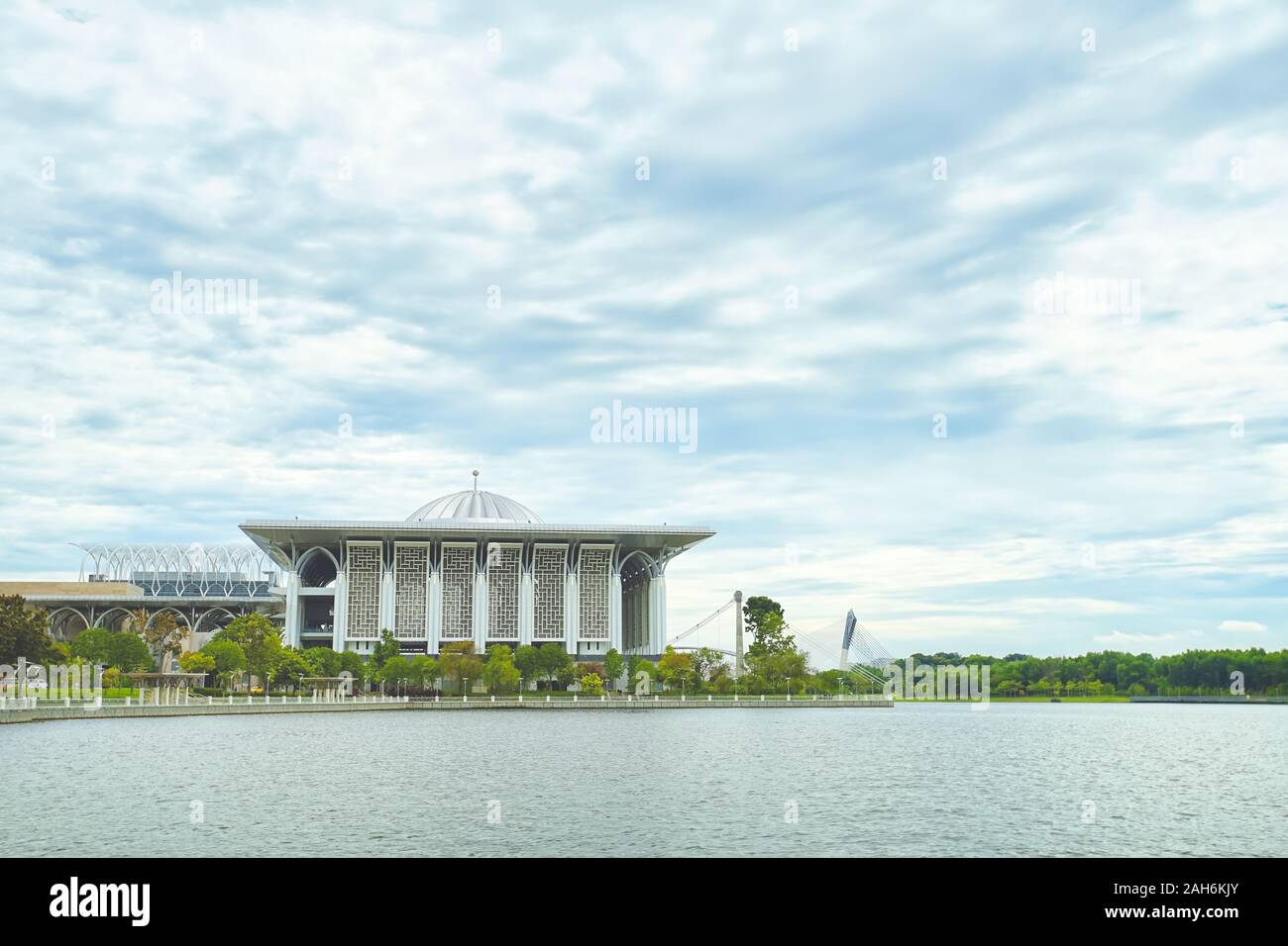 Iron Mosque named Masjid Tuanku Mizan Zainal Abidin in Putrajaya ...