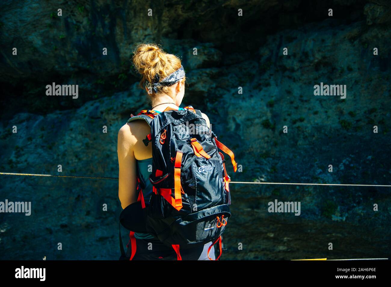 woman hiker in hike with a big backpack back view Stock Photo - Alamy