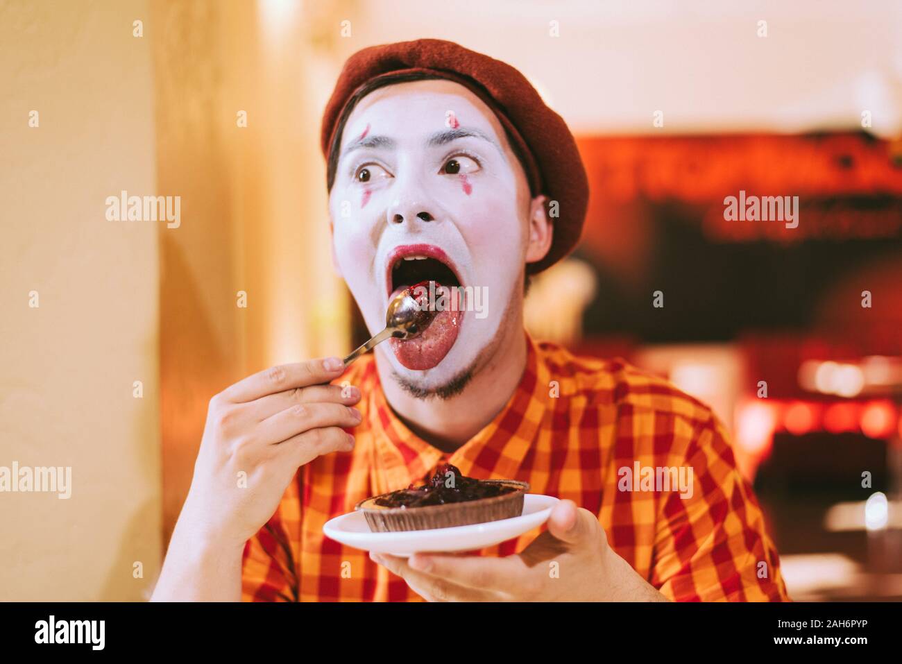 Man eats cake spoon hi-res stock photography and images - Alamy