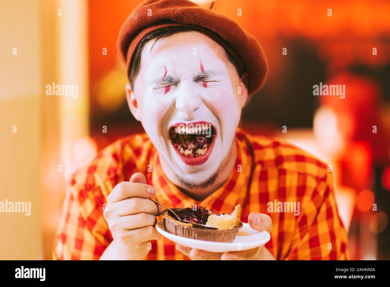 Clown Cake High Resolution Stock Photography and Images - Alamy
