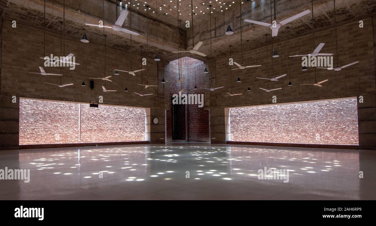 Bait Ur Rouf Mosque in Dhaka, Bangladesh Stock Photo - Alamy