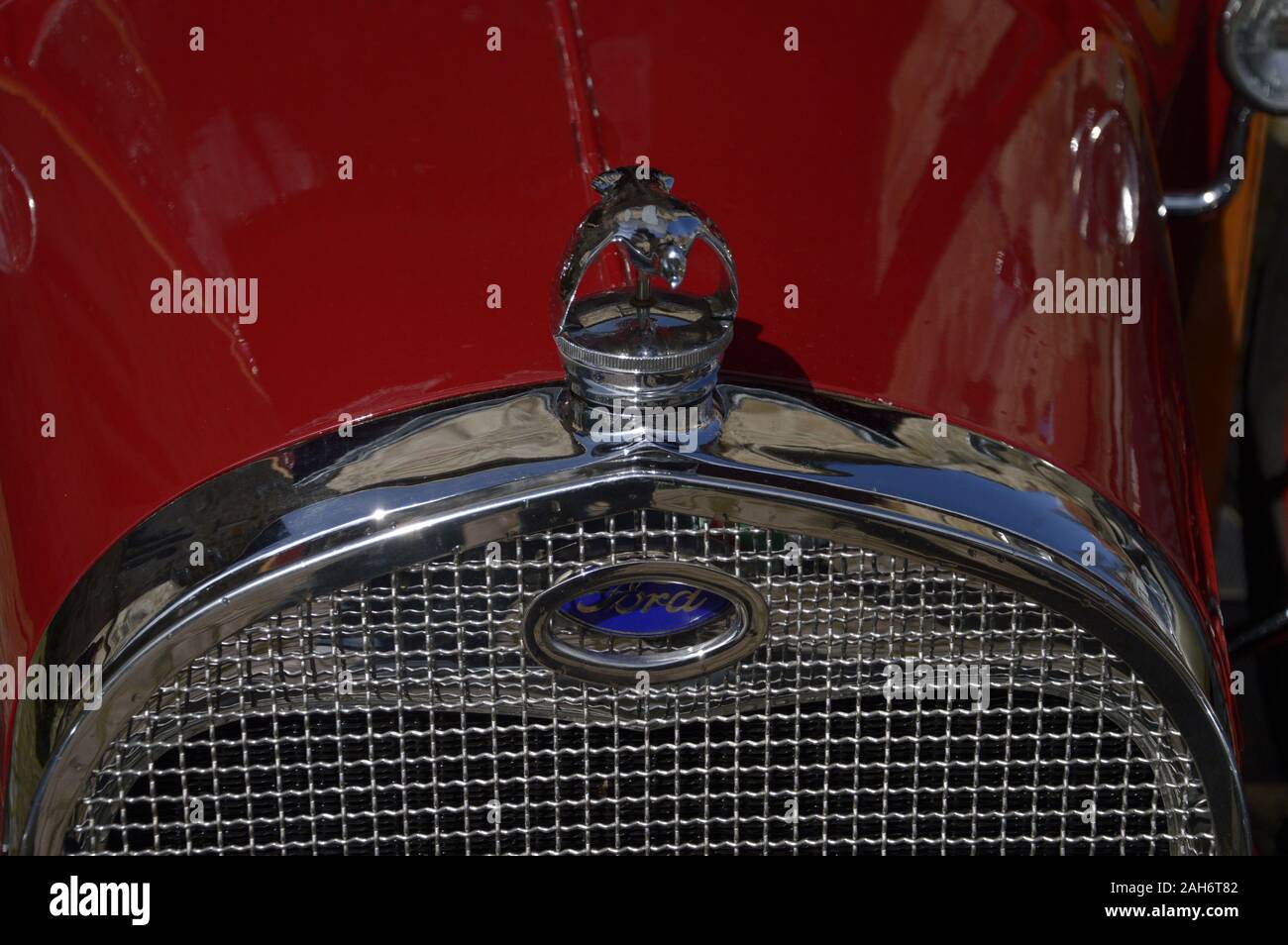 The front of a Classic Ford car Stock Photo - Alamy